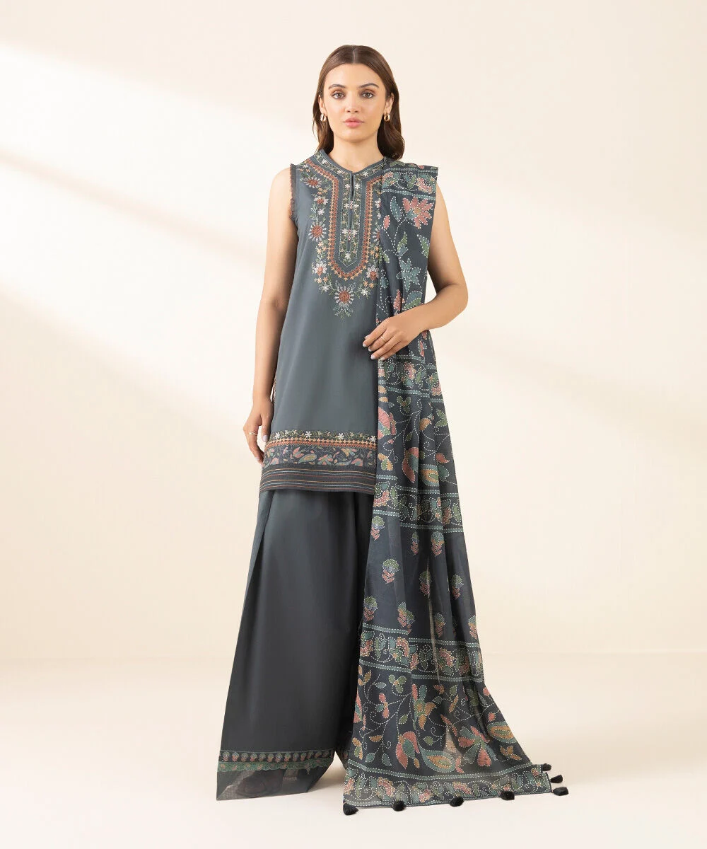 Sapphire 3Pc Embroidered Lawn Suit U3PEDY25V344 - House Of Faiza